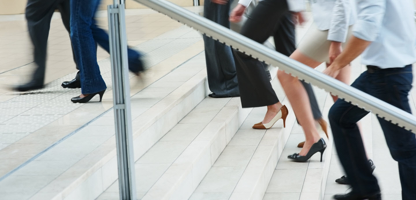 7 Riscos à Espreita para Escorregar em seu Escritório | Chubb